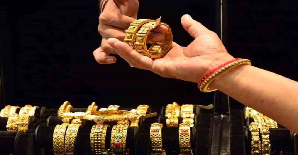 Gold Price Today: Gold Prices Are Continuously Decreasing, Decline in ...