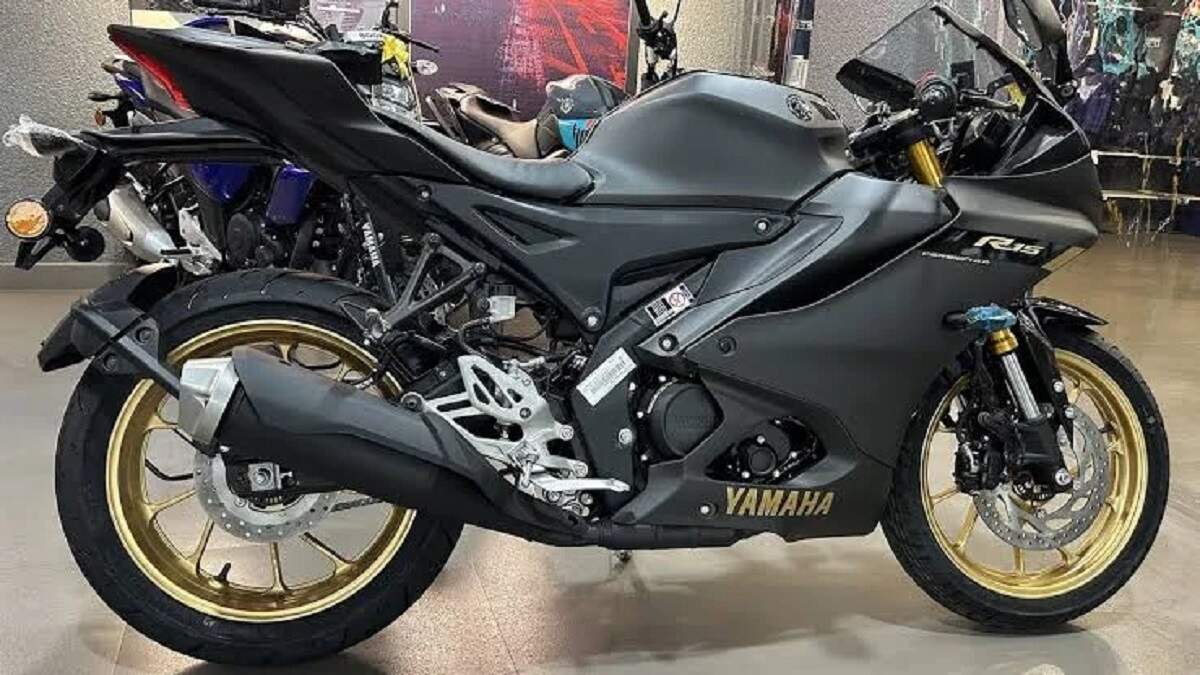 New Yamaha R15, powered by a powerful 155cc engine, Yuva Patrkaar